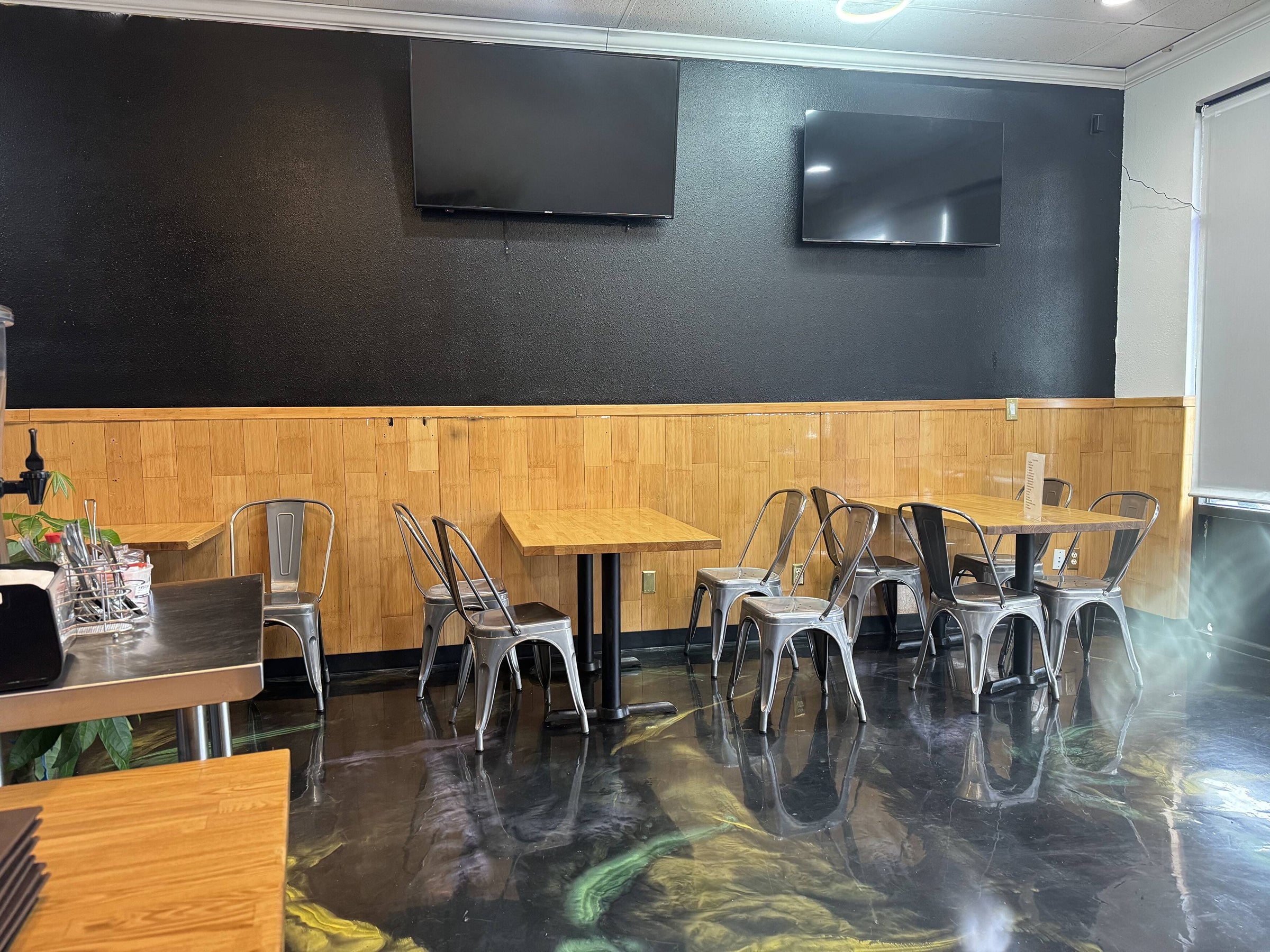 Home | Naka Thai Food